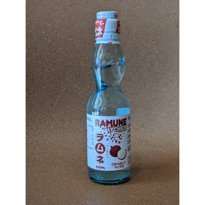 Traditionnel & délicieux ramune au lychee bouteille en verre